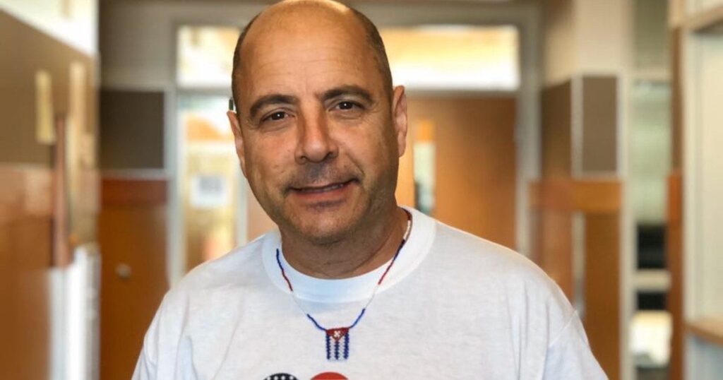 Entrevista a Carlos Lazo: Puentes de Amor para unir dos pueblos ...